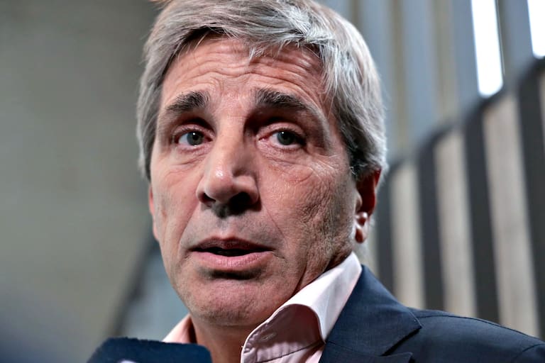 Caputo salió a cruzar a un periodista que lo criticó por tener cuentas ...